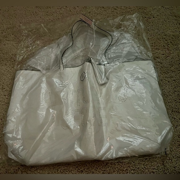 Victoria's Secret | Bags | White Vegan Leather Vs Bag | Poshmark